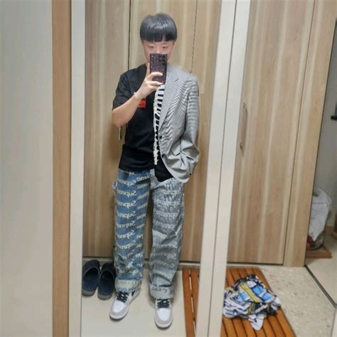 바지 반반 입어도 잘 어울리겠군 Kream