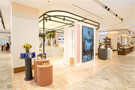 Rustans Beauty Addict Event Seeing Beauty In A New Light Rustans