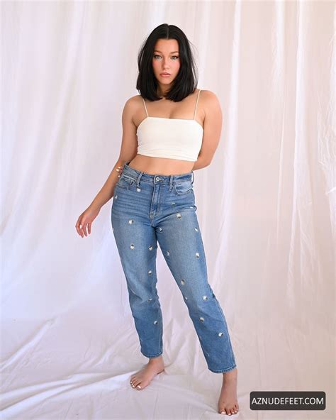 Fallon Chapman Feet Aznudefeet