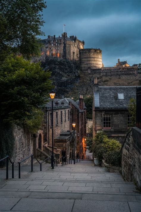 Edinburgh Castle From The Vennel Printable Photograph Wall Art