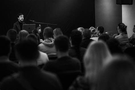 Tribina O Snovima Andreja Bošković 10 Marta U Skc U Online Psihoterapija