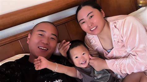 一家三口旅行到家了，爷爷怕六月摔伤，今天特地做了扇安全门 带娃旅行 床车旅行 自驾旅行 阿猛来了 Youtube