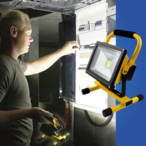 Reflectores Led Recargable W Dos Garcia S R L