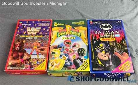 3 Colorform Plastic Play Sets Wwf Power Rangers Batman