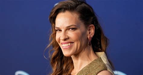 Hilary Swanks Incredible Transformation After Welcoming Twins Leaves