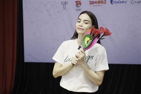 Hồ Ngọc Hà Trao Quỹ Thiện Nguyện 500 Triệu đồng Trước Thềm Liveshow