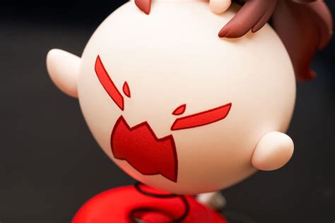 『原神』より、「胡桃 ちびキャラゆらゆらスタンド」が登場。「あみあみ」にて予約受付中。｜大網株式会社のプレスリリース