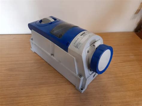 Gewiss 32a Switched Interlock Socket 2p E Ip66 240v 32amp With Trip Gw