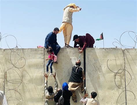 Afghanistan In Pictures Kabul A Day After Taliban Takeover BBC News