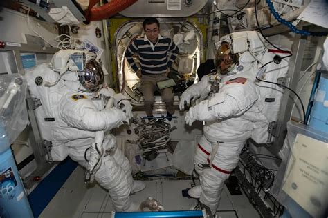 Cuatro Astronautas De La Iss Regresarán A La Tierra Por Problemas