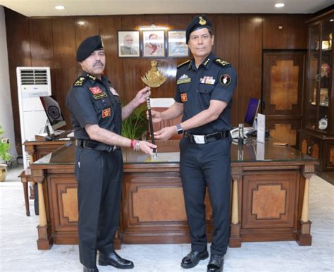 Nalin Prabhat Ips Biography Education Awards Postings