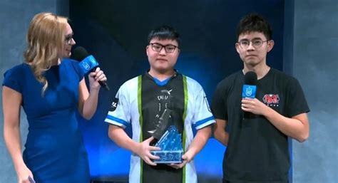 Lol全明星大捷！uzi蝉联soloking Lpl32险胜lms夺冠