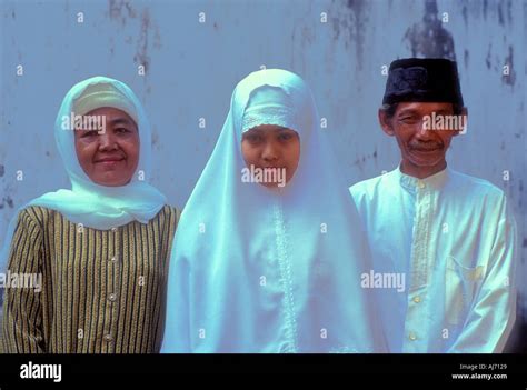 Javanese Mother Father And Daughter Java Indonesia Southeast Asia Model Released Image Stock