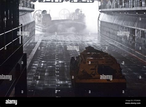 Lcac Lhd 8 Makin Island Navy Sailor Us Navy Well Deck Stock