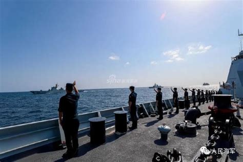海军第41批、第42批护航编队亚丁湾进行护航任务交接新浪图片
