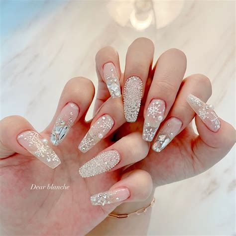 눈꽃 포인트 겨울네일☃️ Metallic Nails Design Nail Art Wedding Art Deco Nails