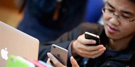 Как переключить клавиатуру на английский на телефоне Как добавить и переключить язык клавиатуры