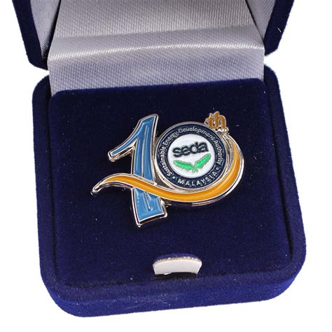 Custom Made Soft Enamel Metal Lapel Pin Pin Badges Collar Pins