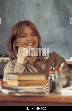 Michelle Pfeiffer Film Dangerous Minds Usa 1995 Characters Louanne