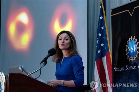 우리은하 블랙홀 이미지 첫 포착…과학사에 남을 ′성과′ 연합뉴스