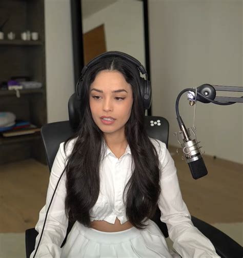 Daily Valkyrae On Twitter Https T Co GioW UvSdp Twitter