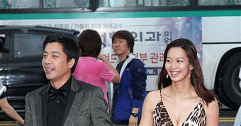 [포토] Pifan 김진근 정애연 부부 나란히 레드카펫 밟으며~