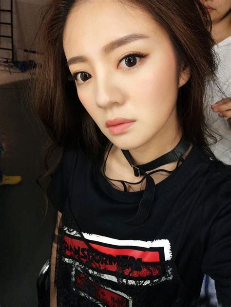 印小天被騙婚，我還是要相信愛情，快去安以軒婚禮現場看大長腿吧 每日頭條