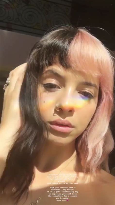 Pin De Jess ★ Em Melanie Martinez Cabelo De Duas Cores Melanie
