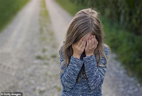 Bus Driver Allegedly Molested An 11 Year Old Passenger Daily Mail Online