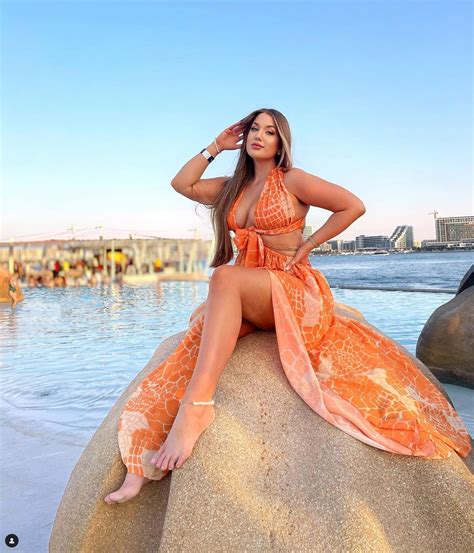 Ariella Eder Busty Curvy Babes