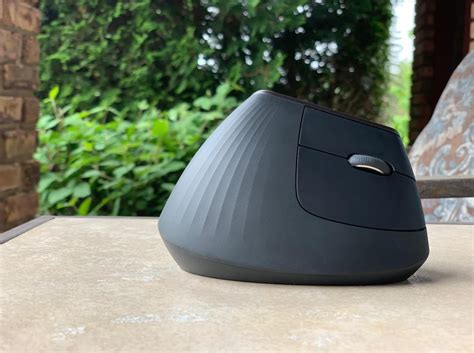 Lenovo Go Wireless Vertical Mouse Review This 34 Mouse Is The Most Comfortable I Have Used