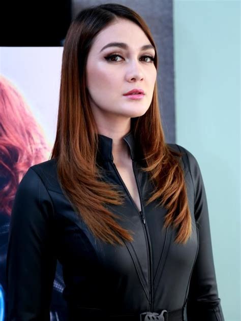 Indonesian Actress Luna Maya Photos Goddess In Sexy