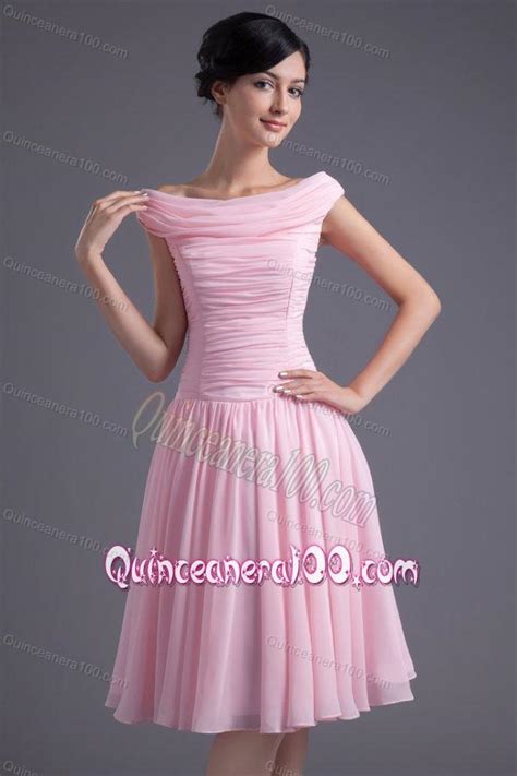 A Line Pink Off The Shoulder Chiffon Knee Length Ruching Dresses For