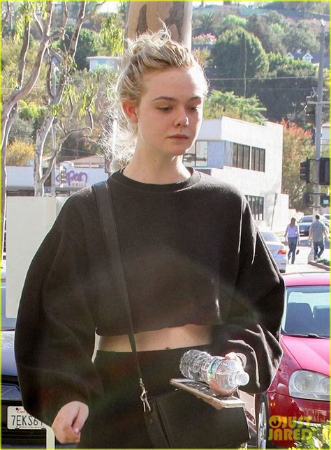 Elle Fanning Flaunts Her Toned Abs After Her Workout Photo 4001472