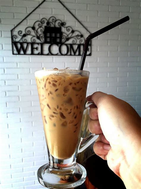 ไม่ต้องทนง่วง~ เหงา~ หาว ~นอน Bit B I T Cafe And Bar