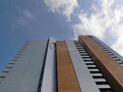 巴塞罗那和天空的建筑物高清图片下载 正版图片320562688 摄图网