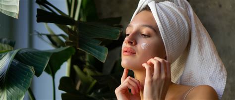 How To Achieve Healthy Glowing Skin Naturally At Home