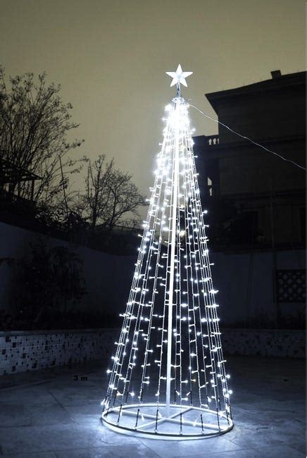 Albero Di Natale Con 480 Led In Ferro Luce Bianca Fissa Piu Bianca