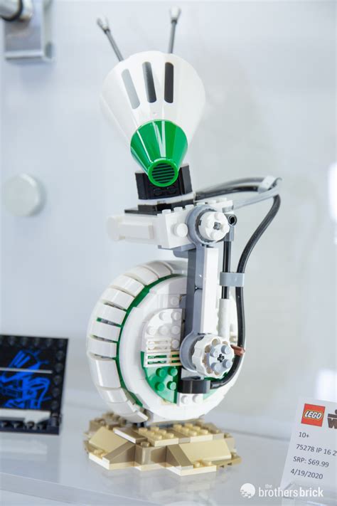 Lego Unveils Life Size D O Droid From Star Wars At Toy Fair New York