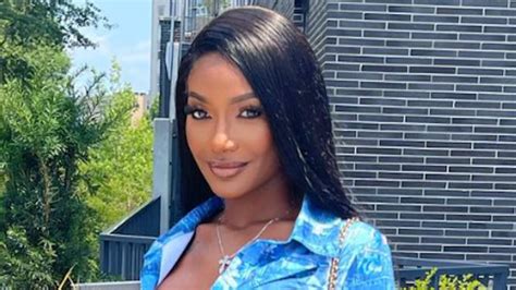 90 Day Fiancés Brittany Banks In Two Piece Workout Gear Is A Mommy