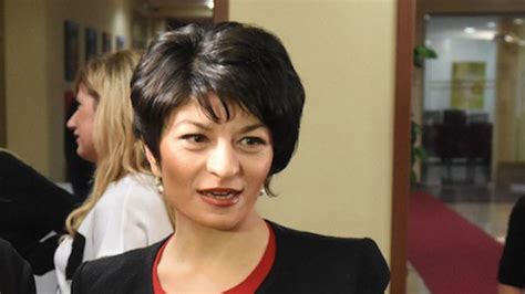 Десислава Атанасова Лъжата е като СПИН за БСП снимки Новини бг