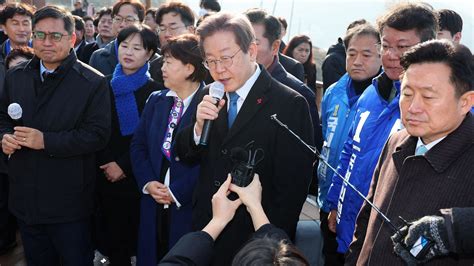 South Korean Opposition Leader Lee Jae Myung Is Stabbed