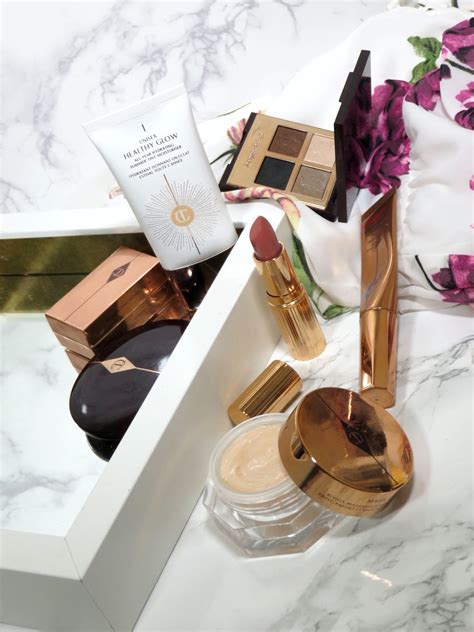 Review Charlotte Tilbury Unisex Healthy Glow Hydrating Tinted
