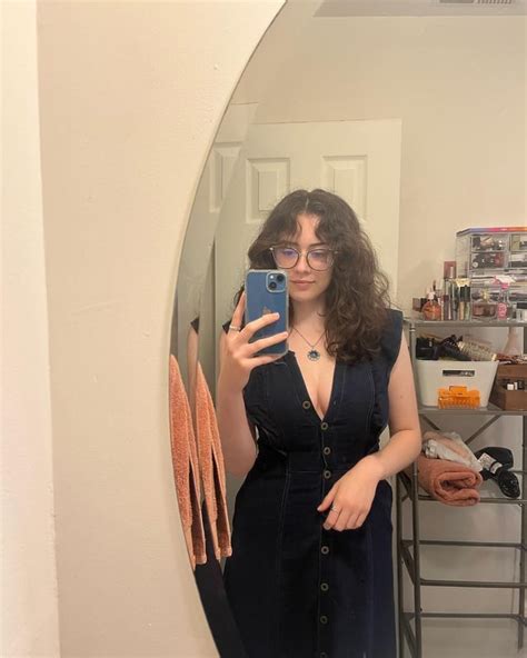 Big Titty Cleavage Rsusannaskaggs