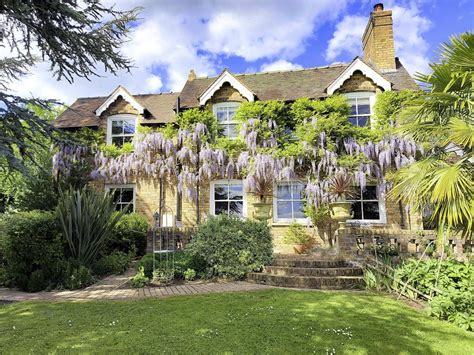 Burford Tenbury Wells Shropshire Wr15 3 Bed Detached House £695000