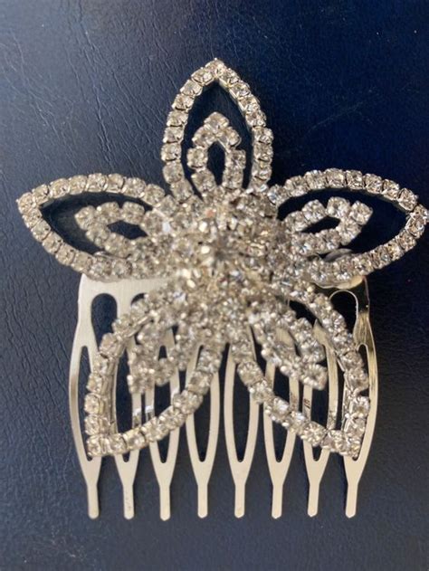 Haarschmuck Haarkamm Strass Blume SILBER Hochzeit Ball NEU Neu gemäss