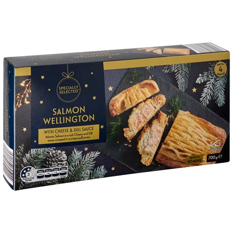 Salmon Wellington With Cheese And Dill Sauce 700g