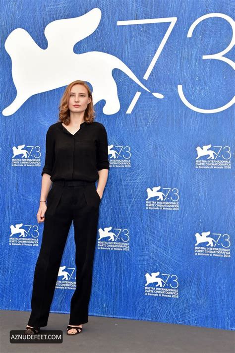 Julia Roy Feet Aznudefeet