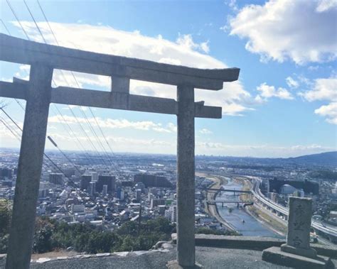 澄み切った景色 五月山『秀望台』からの風景。伊丹空港や大阪方面はもちろん、海まで見えてるかも 大阪府池田市の子育てを応援する