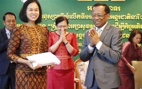 ឯកឧត្តមរដ្ឋមន្រ្តី វង សូត៖ រាជរដ្ឋាភិបាល នៅតែផ្តល់ឱកាសកាន់តែច្រើនជូនស្រ្តី ឲ្យទទួលបានឋានៈ